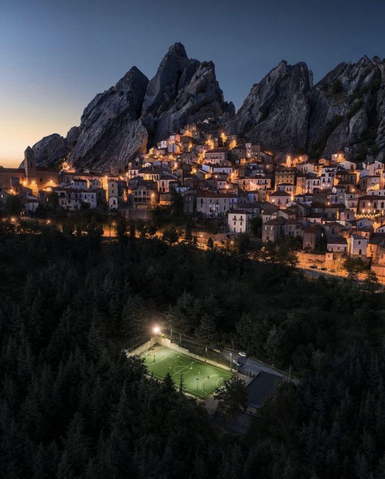 28 Must See Football Pitch Images from Around the World