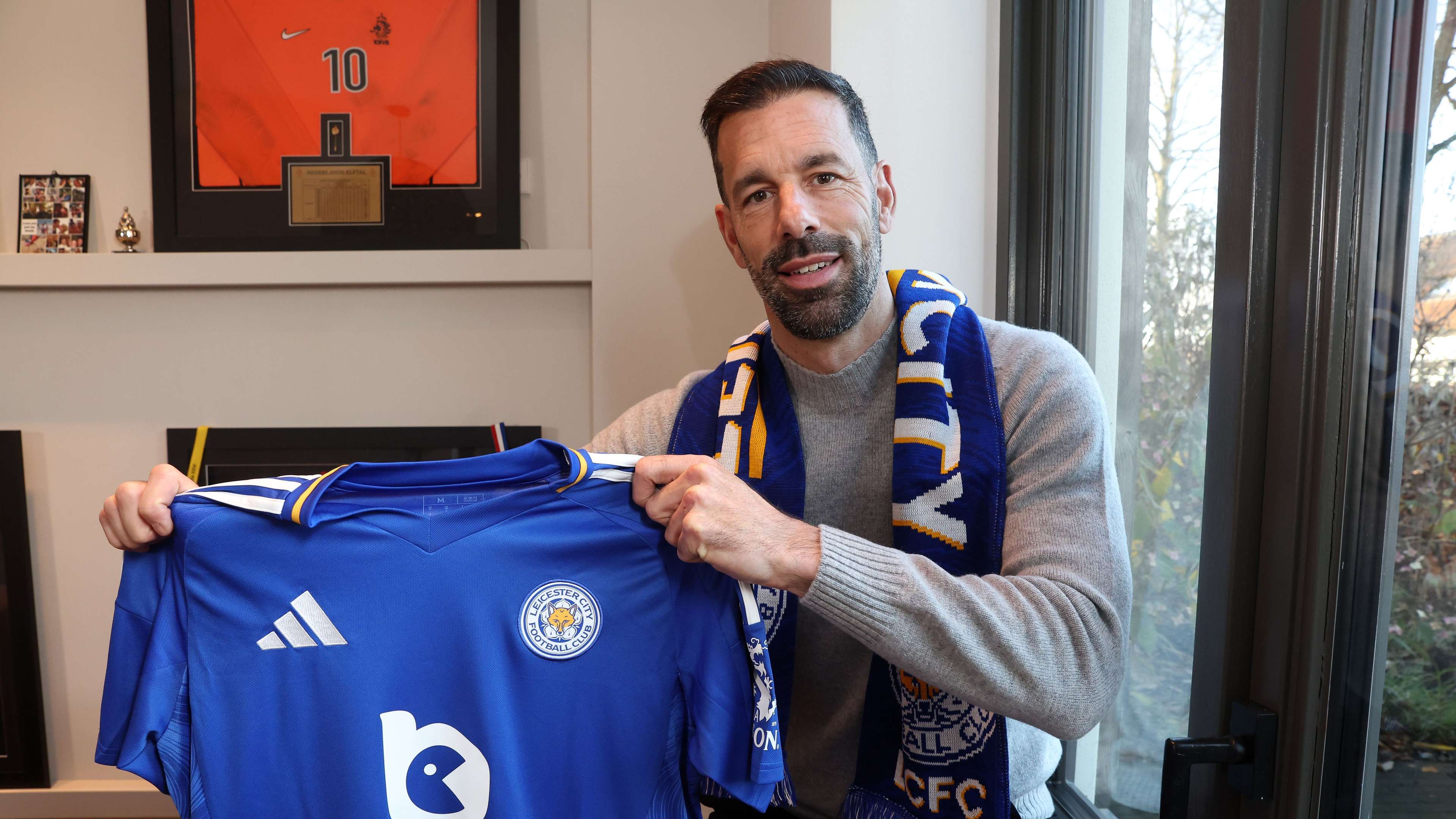 Van Nistelrooy confirmed as new Leicester boss Van Nistelrooy confirmed as new Leicester boss